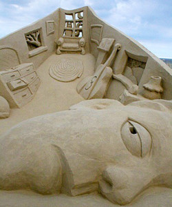 15 Amazing Works of Sand Art - Scoop Empire