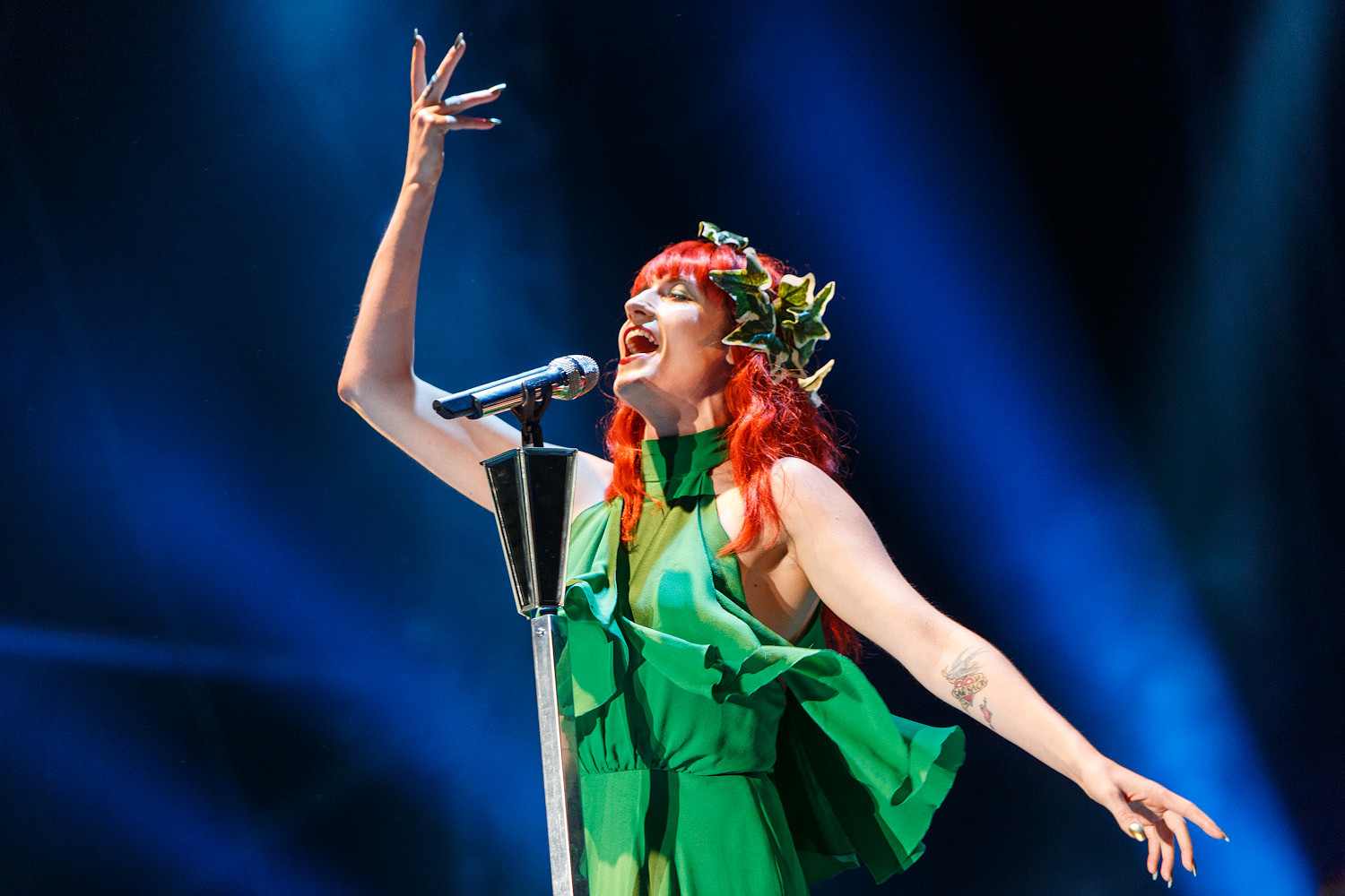 Eargasm: 8 Florence + The Machine Songs To Power Your Run - Scoop Empire