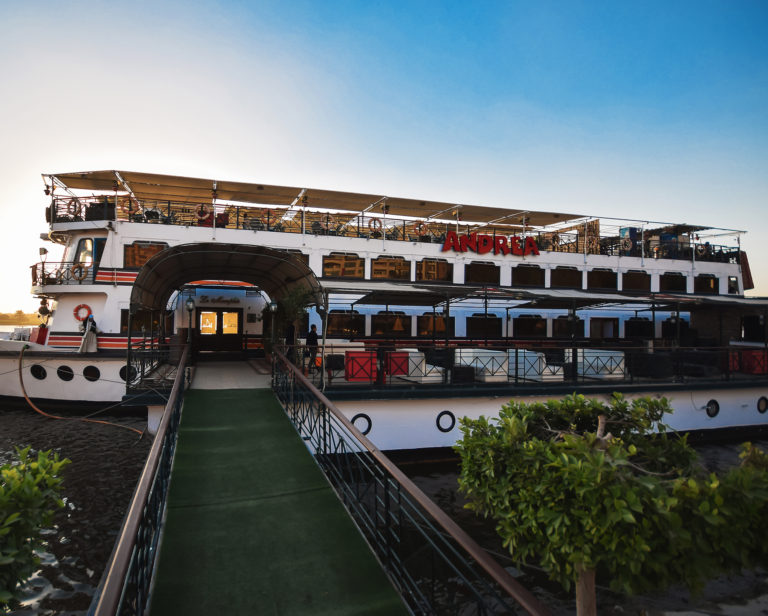 This Floating Maadi Restaurant Takes Instagrammable Food to a New Level ...