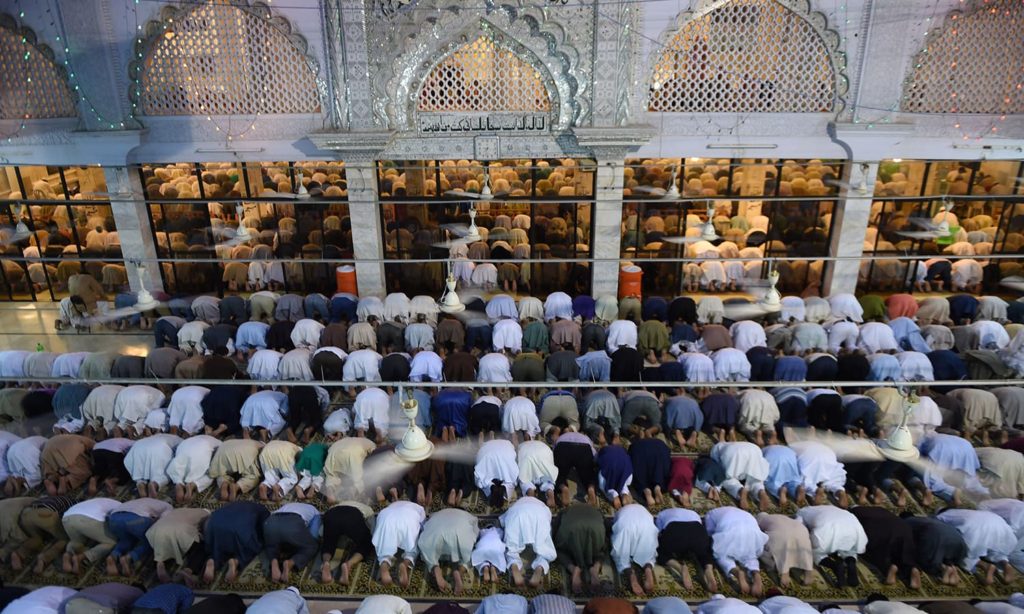 Etiquette 101: How to Behave in Mosques - Scoop Empire