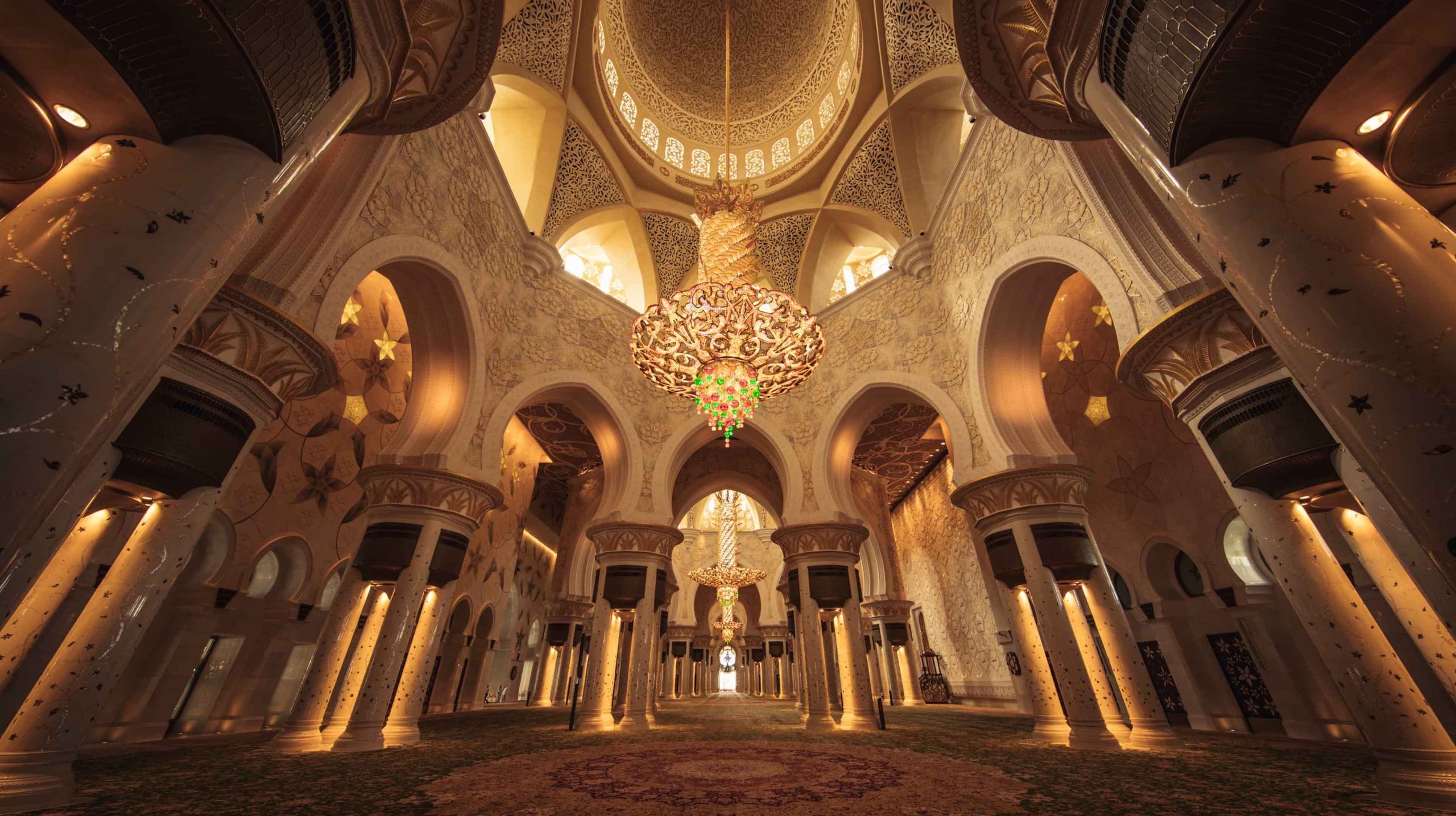 Embracing Tradition: 5 Exquisite Mosques in the Middle East For Eid ...